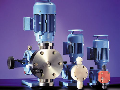 Pompes à piston plongeur et pompes doseuses à membrane LEWA | Geveke